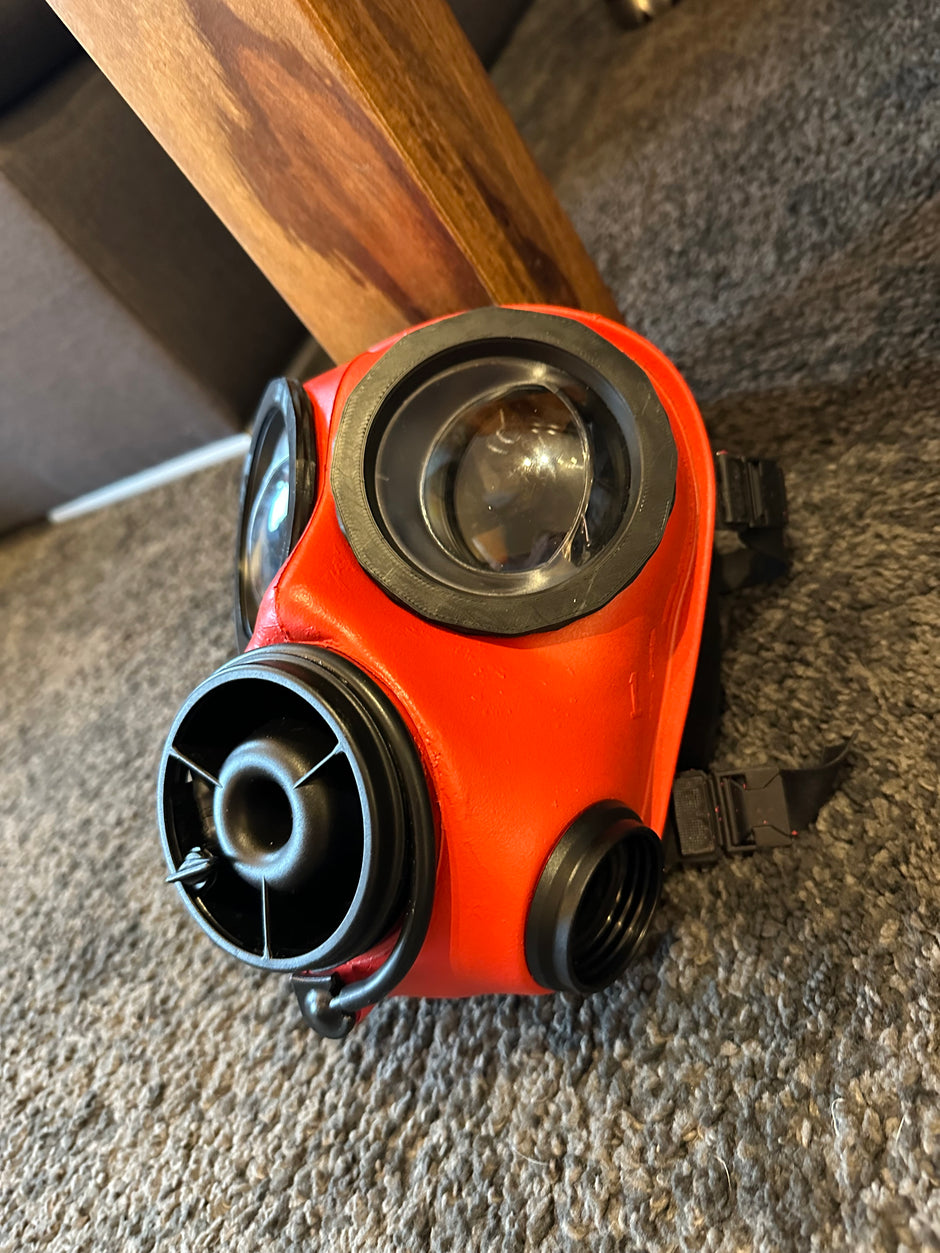 xFetish is all about gas masks – xfetish